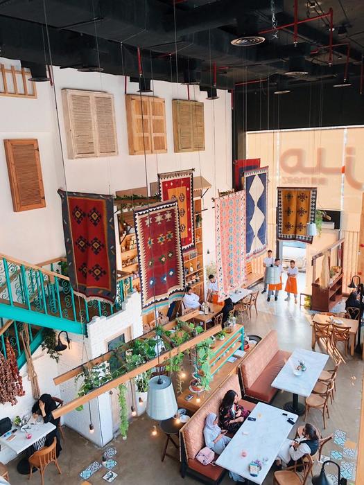 MEEZ Street | Restaurant & Bar Design Awards