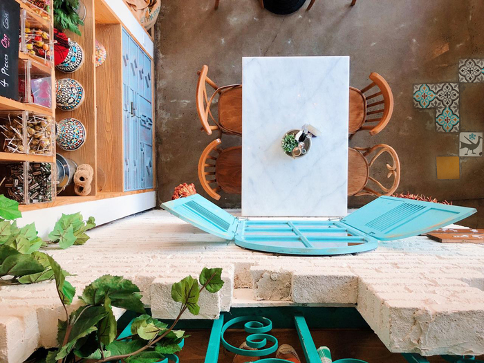 MEEZ Street | Restaurant & Bar Design Awards